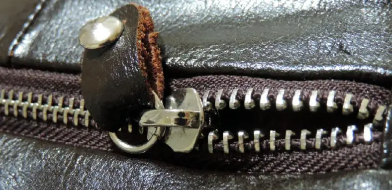How to Lock a Zipper | 4 Methods (2025)