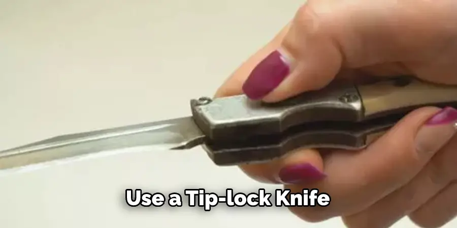 How to Close a Liner Lock Knife in 6 Easy Steps (2025)